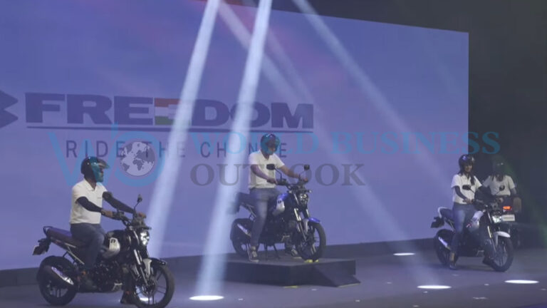 Bajaj Auto unveils World’s First CNG Motorcycle Bajaj Freedom 125 at ...